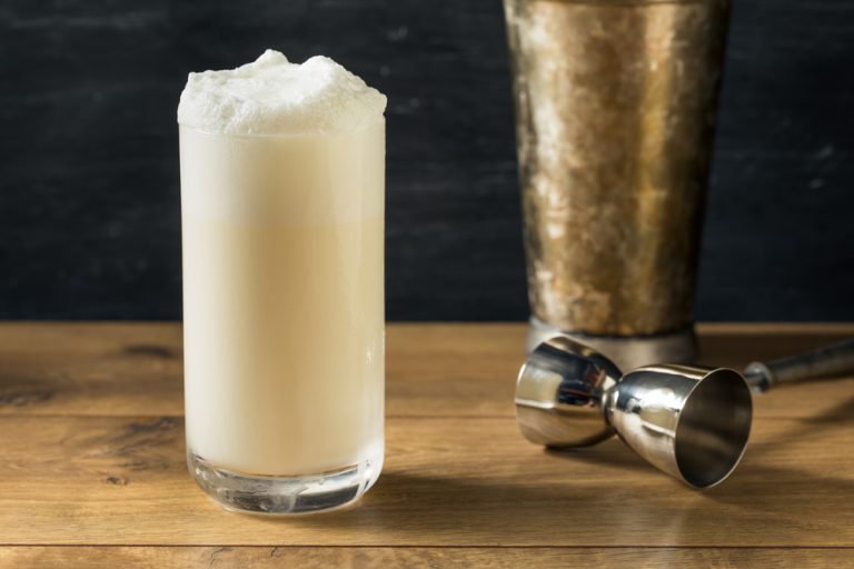 16 Best 1940s Cocktails to Try