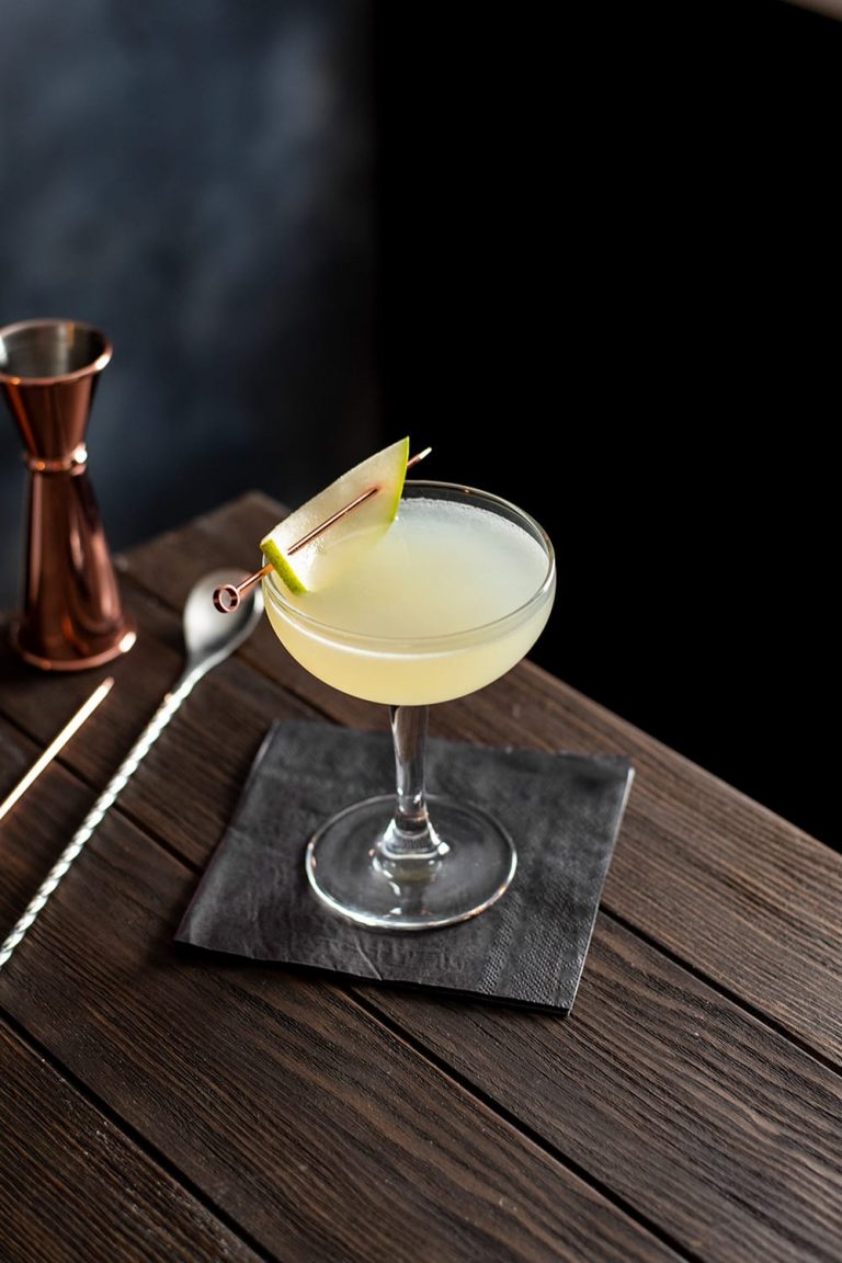 16 Best Pear Vodka Cocktails to Drink
