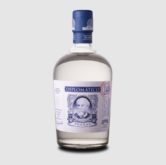 10 Best White Rums in to Try 2023 - MyBartender