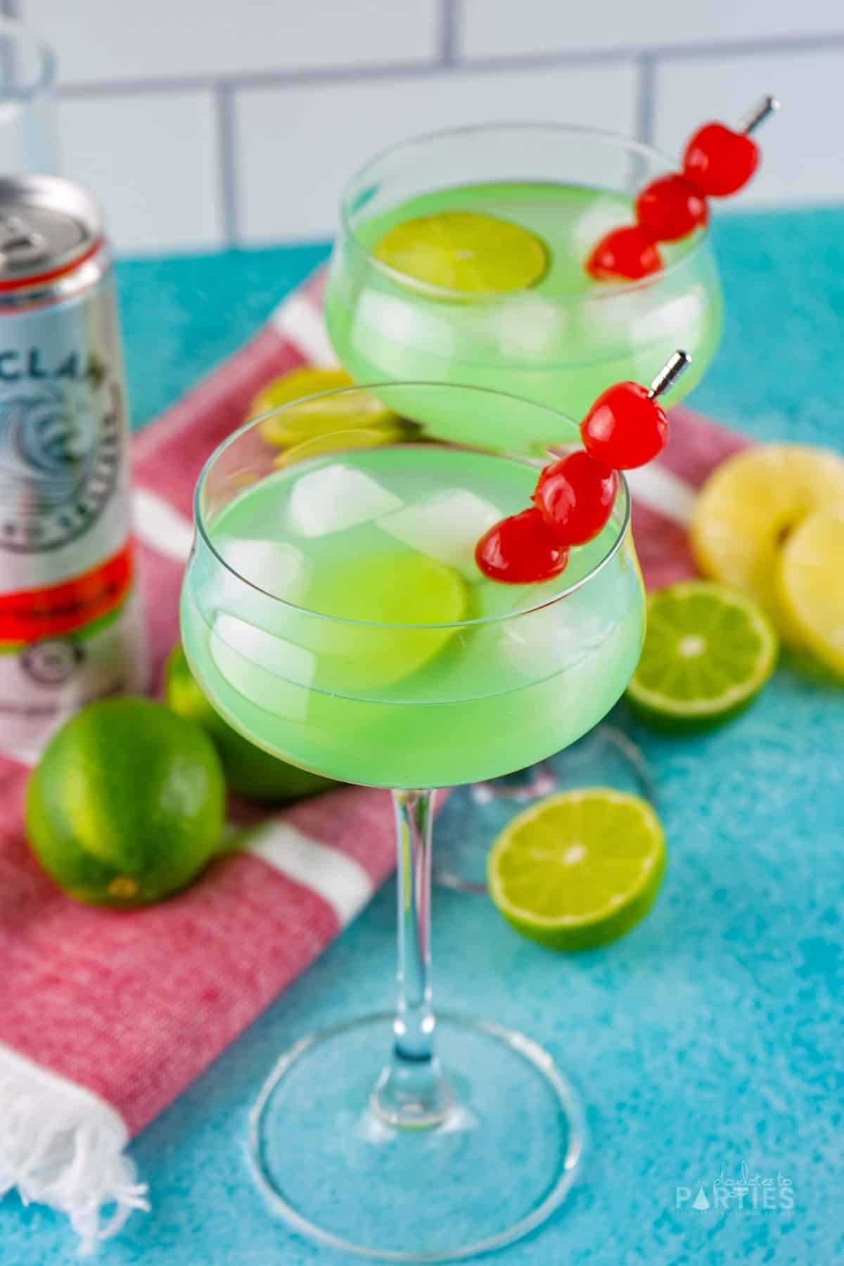 13 Best White Claw Cocktails to Drink