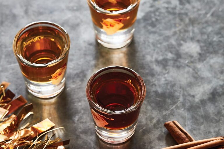 20 Delicious Holiday Shots for the Festive Season