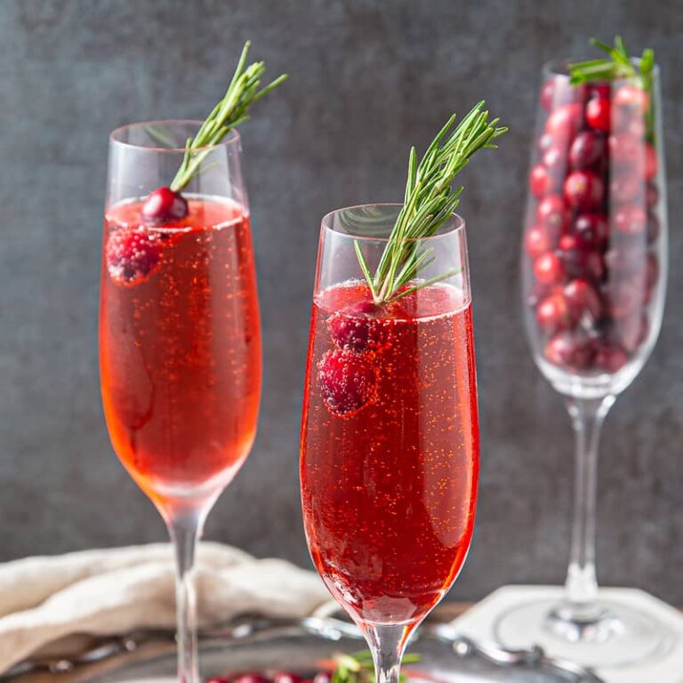 12 Best Christmas Champagne Cocktails