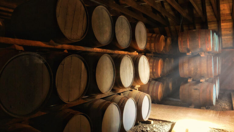 35 Whiskey Terms: A Complete Glossary in 2026 - MyBartender