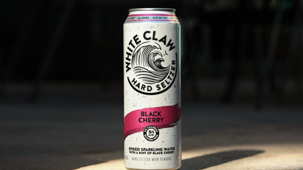 15 Best White Claw Flavors to Drink