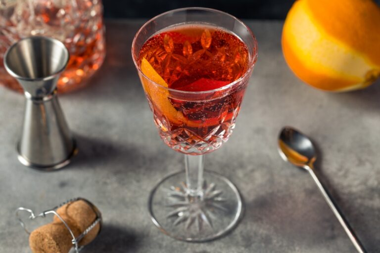 Negroni Sbagliato Recipe & Instructions - MyBartender