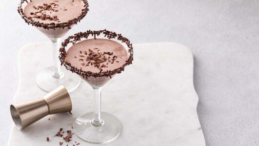 12 Best Cocktail Garnish Ideas to Try