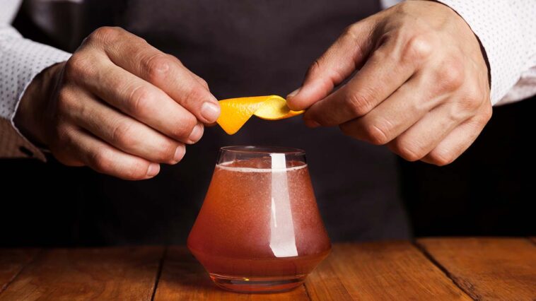 12 Best Cocktail Garnish Ideas to Try