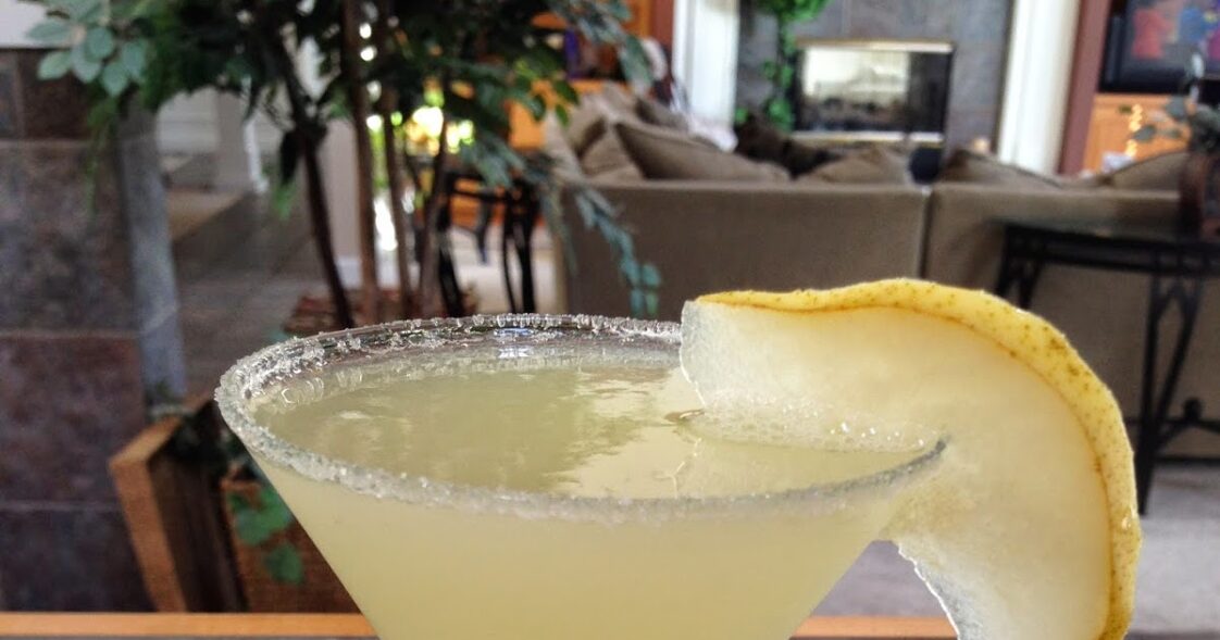 16 Best Pear Vodka Cocktails to Drink