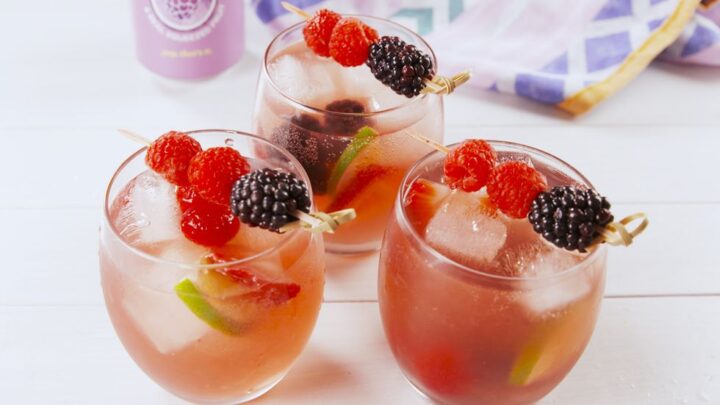 25 Best Girly Cocktails to Drink