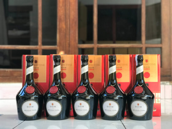 6 Best Substitutes for Benedictine Liqueur - MyBartender