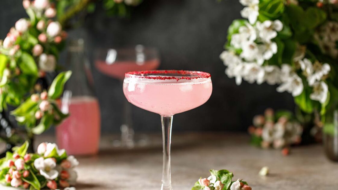 15 Best Floral Cocktails to Drink in 2023 - MyBartender