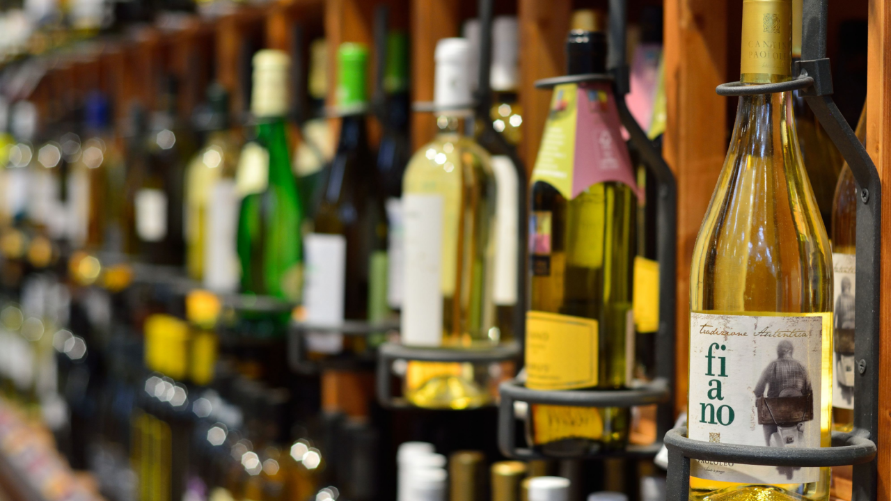 14 Best Italian White Wines to Drink