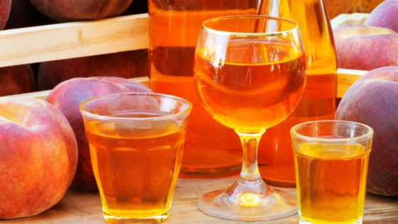 12 Best Peach Liqueurs to Drink