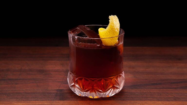 15 Best Craft Cocktails to Drink - MyBartender