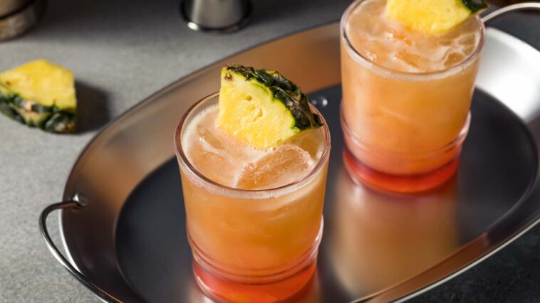 Bermuda Rum Swizzle Recipe and Instructions - MyBartender