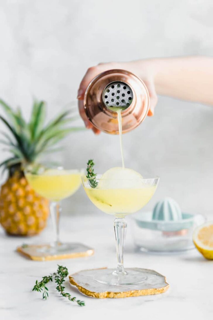 22 Best Pineapple Gin Cocktails to Try