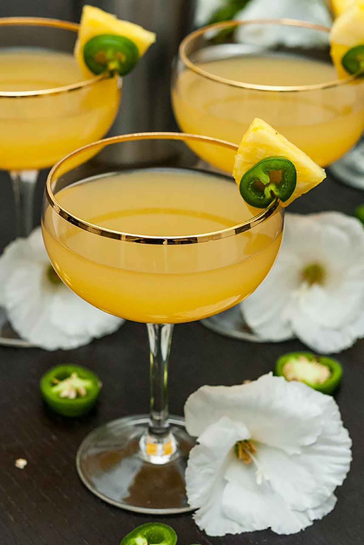13 Best Hawaiian Cocktails to Make
