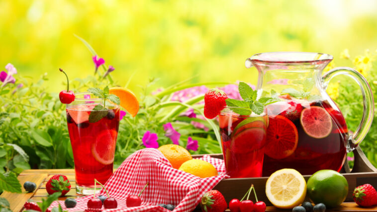 8 Best Picnic Cocktails to Try