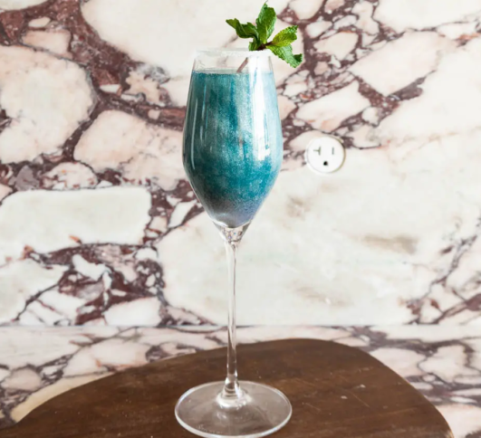 10 Best Glitter Cocktails to Drink