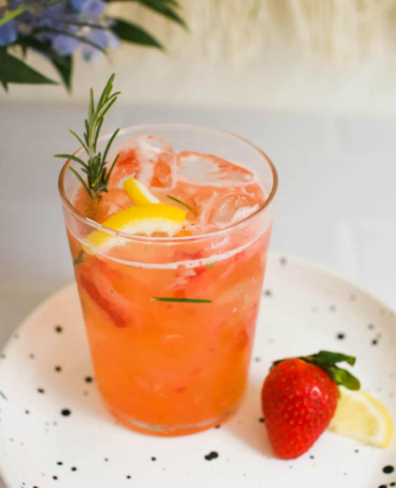 11 Best Strawberry Mocktails to Make