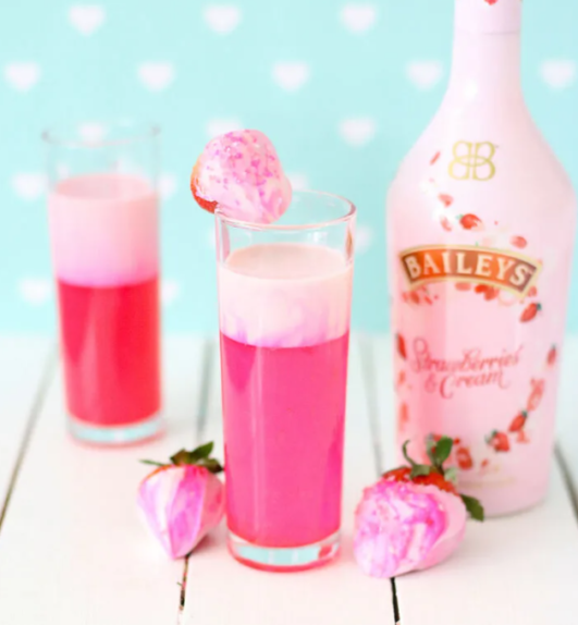 10 Best Glitter Cocktails to Drink