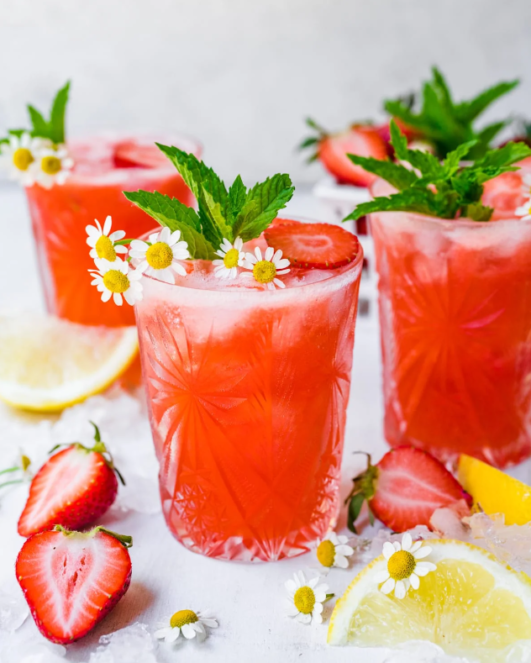 11 Best Strawberry Mocktails to Make