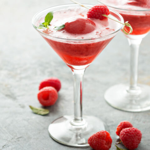 8 Best Romantic Cocktails to Try