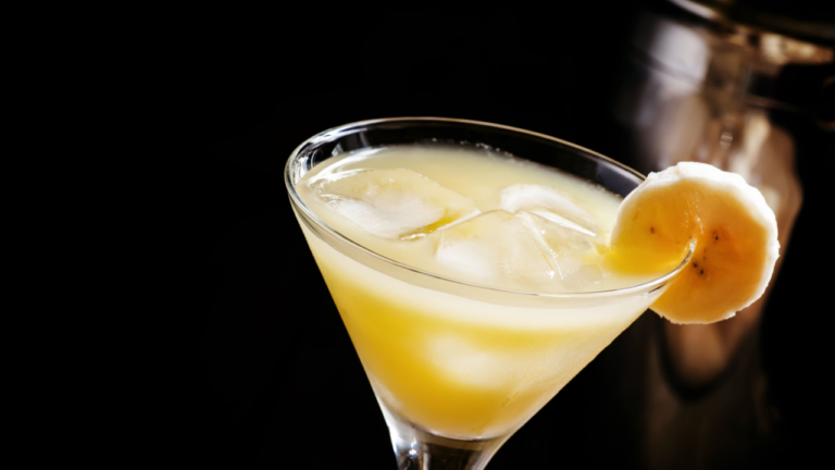 8 Best Drinks to Mix With 99 Bananas