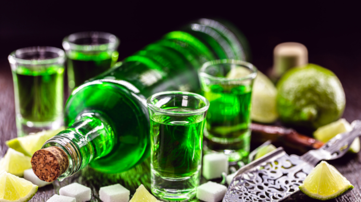 10 Best Drinks to Mix With Absinthe