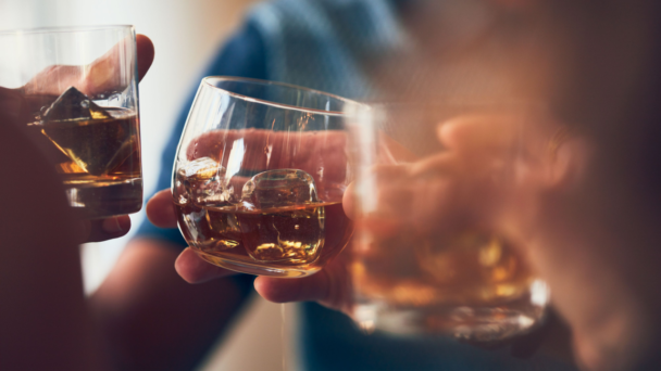 10 Best Alcoholic Drinks for Parties