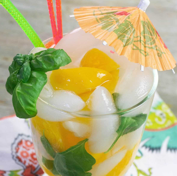 10 Best Peach Moonshine Cocktails to Try