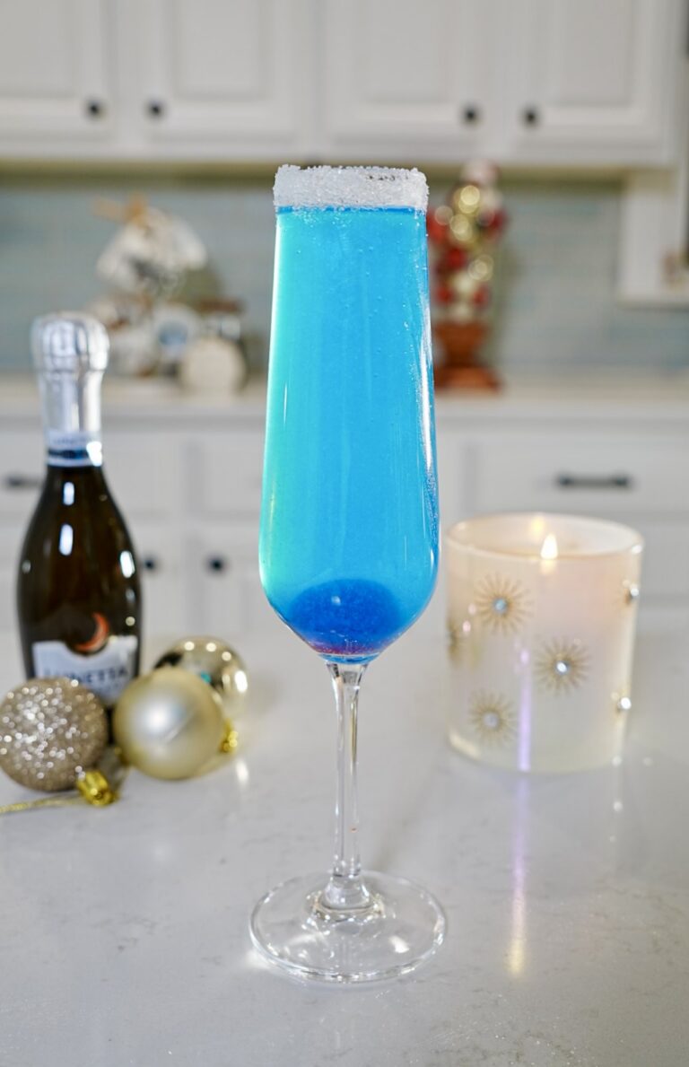 Blue Midnight Kiss: A Stunning Sparkling Sip You’ll Always Love