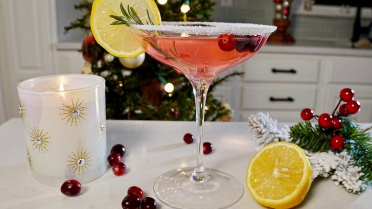 White Winter Cosmopolitan: A Light and Festive Winter Cocktail Recipe