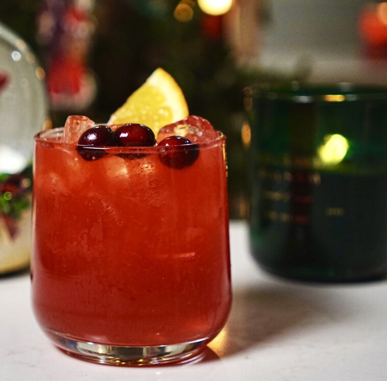 Rudolph’s Tipsy Punch: A Simple and Festive Christmas Recipe