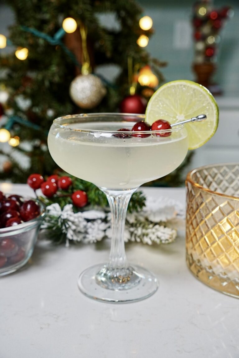 White Winter Cosmopolitan: A Light and Festive Winter Cocktail Recipe