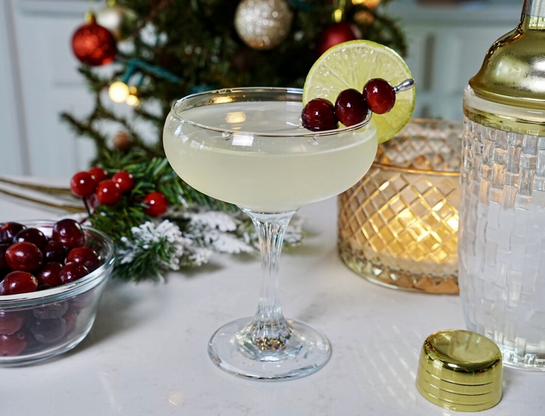 White Winter Cosmopolitan: A Light and Festive Winter Cocktail Recipe