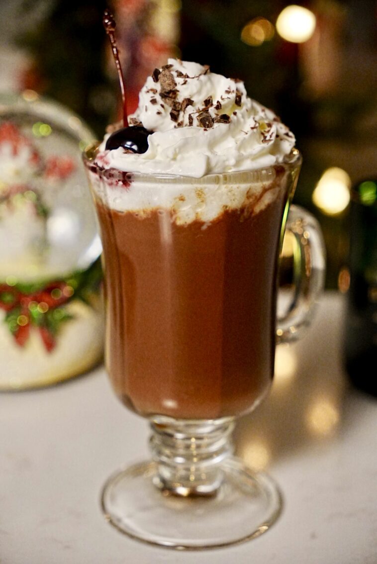 Drunk Reindeer: A Smooth Holiday Recipe for Winter Nights