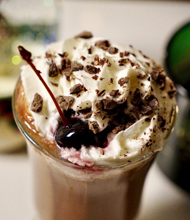 Drunk Reindeer: A Smooth Holiday Recipe for Winter Nights