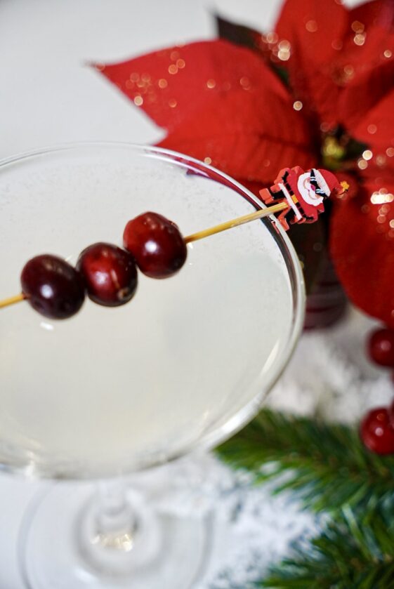 White Clausmopolitan: A Cheerful Holiday Recipe for Festive Christmas