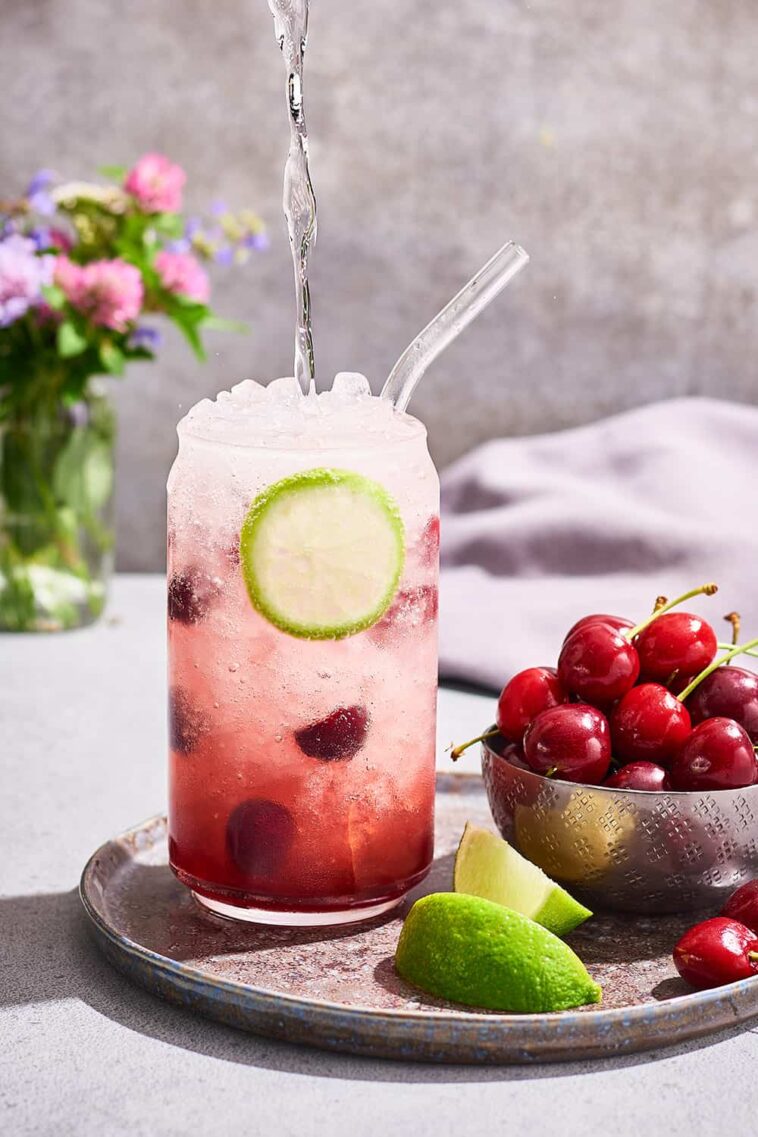 10 Refreshing Cherry Mocktails