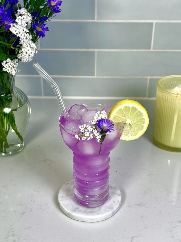 Violet Vodka Lemonade: A Floral Lemonade Cocktail with a Sparkling Finish