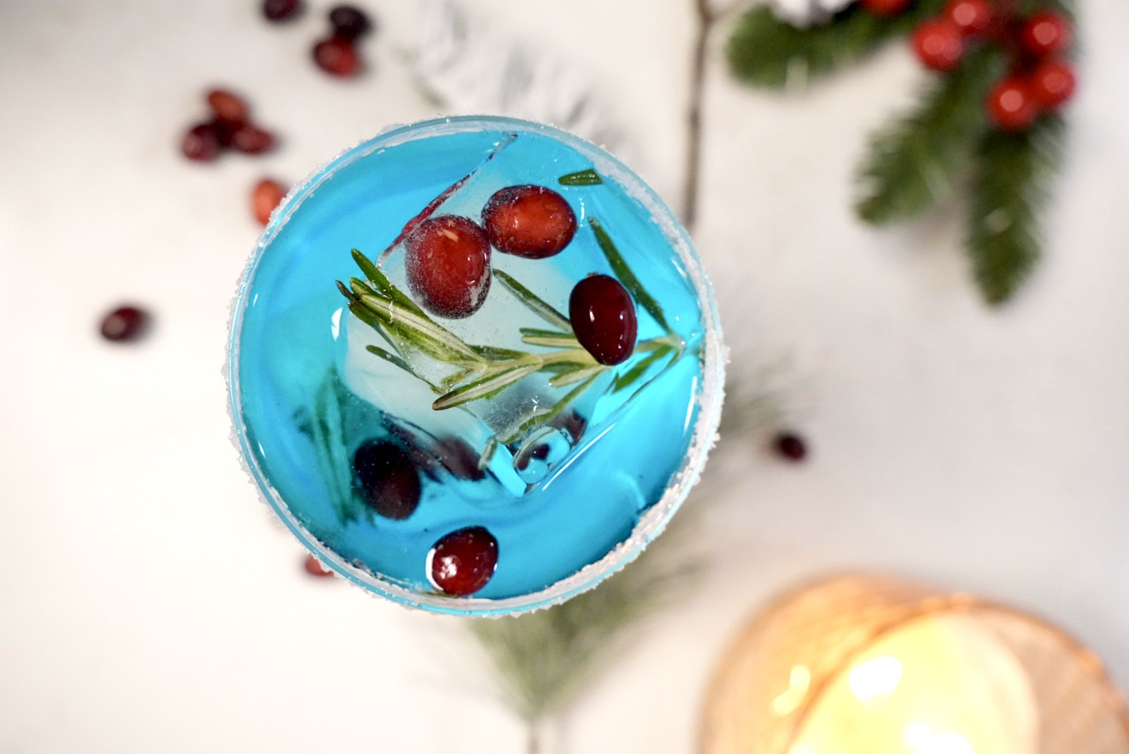 Frosted Berry Spritz: A Refreshing Holiday Cocktail With Bright Flavor