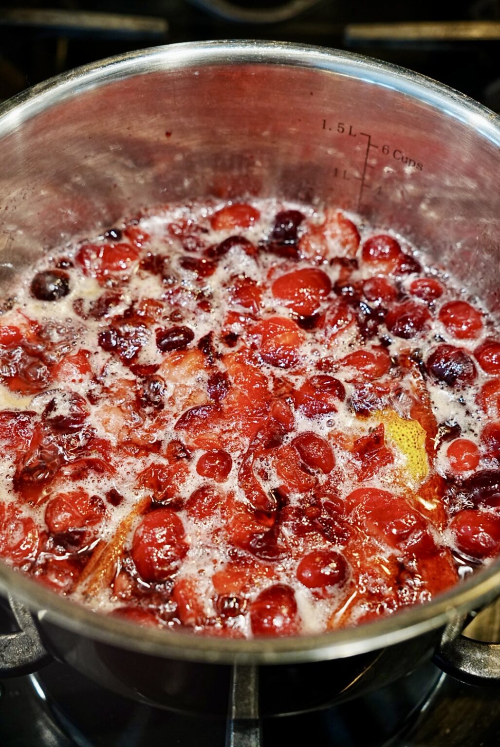 Spiced Cranberry Simple Syrup for Cocktails: A Holiday Recipe You’ll ...