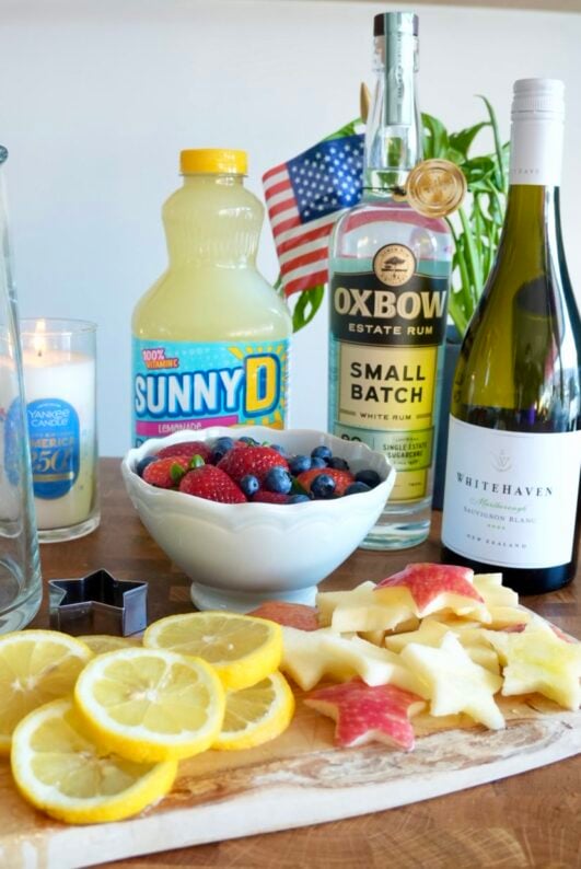 Stars and Stripes Sangria: A Festive White Wine Cocktail for Summer Parties